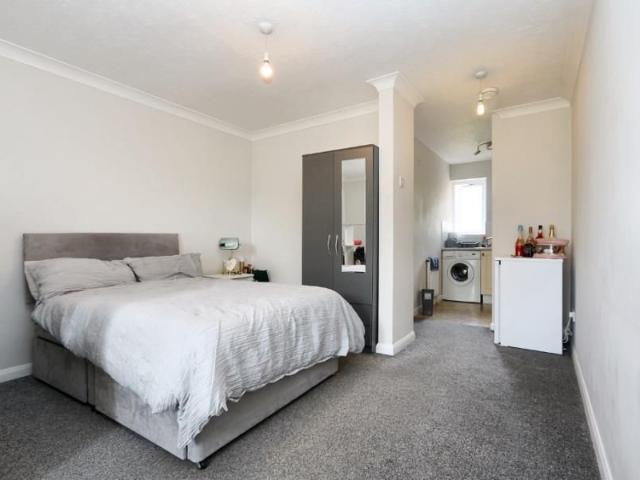 Studio to rent