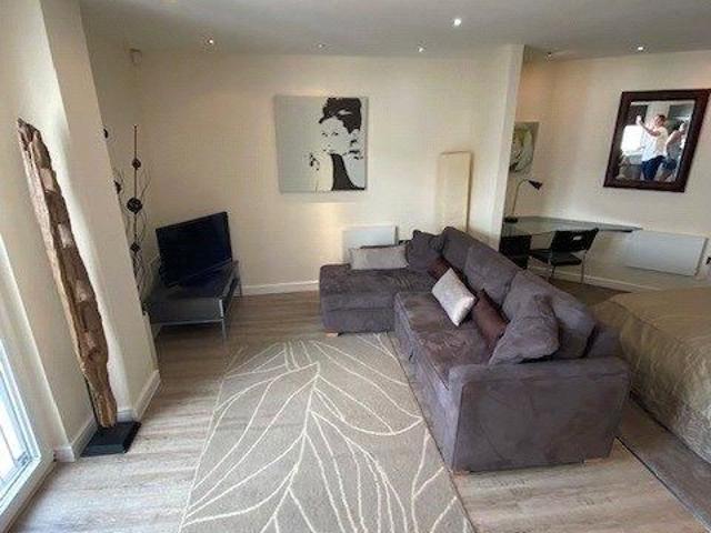 Studio to rent