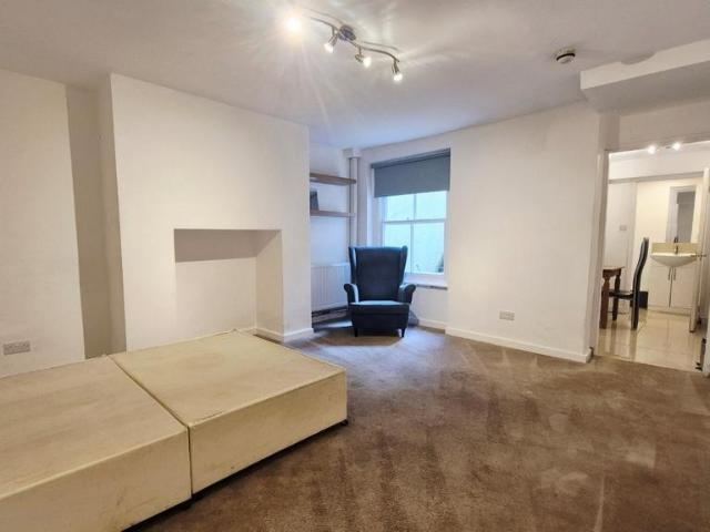 Studio to rent