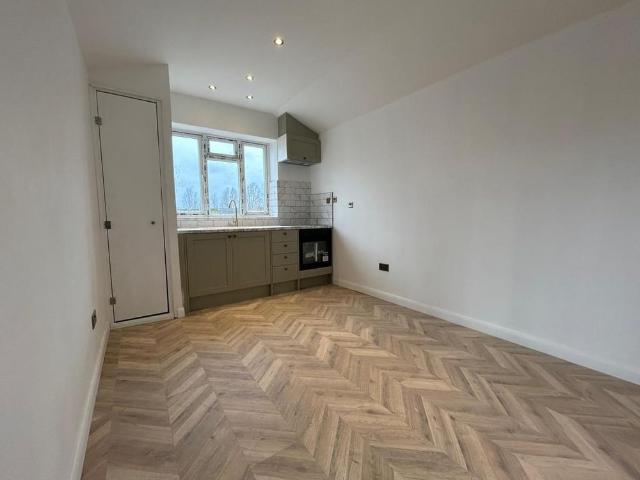 Studio to rent
