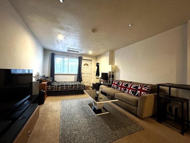 Studio to rent