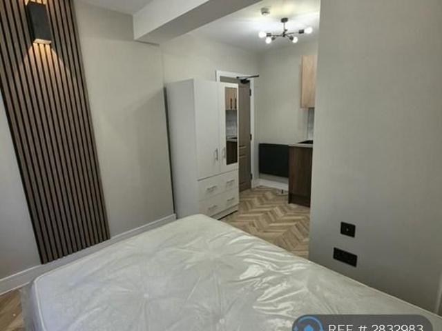 Studio to rent