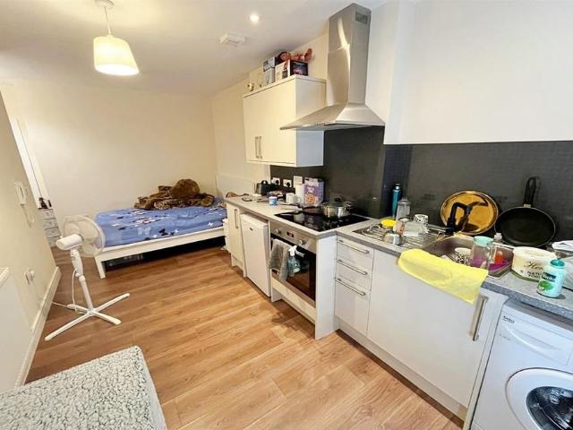 Studio to rent