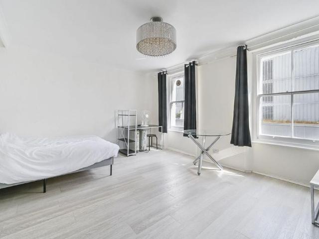 Studio to rent