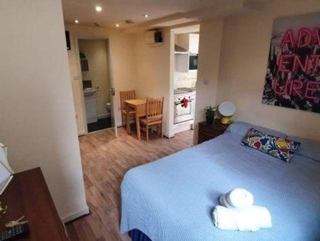 Studio to rent
