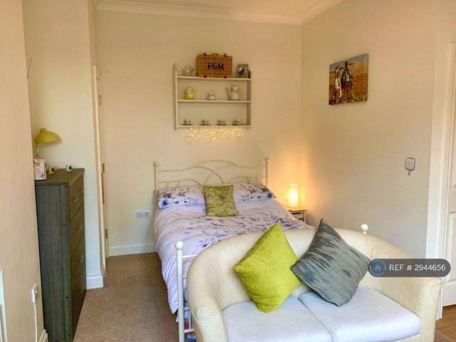 Studio to rent