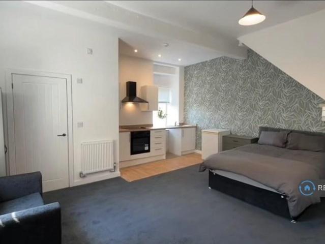 Studio to rent