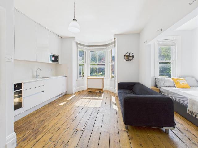 Studio to rent