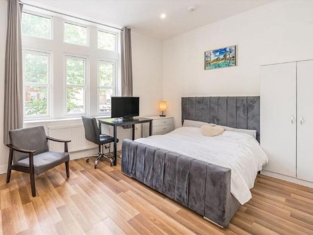 Studio to rent