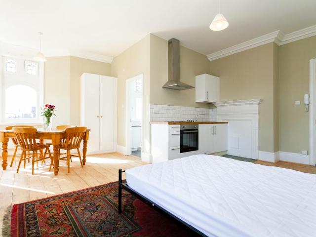 Studio to rent