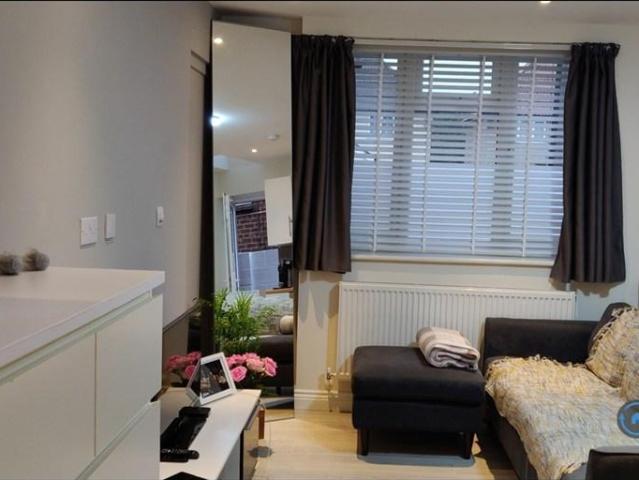 Studio to rent