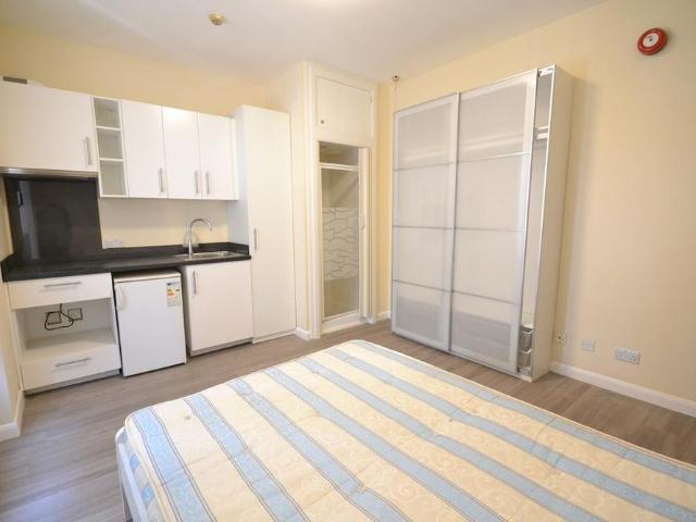 Studio to rent