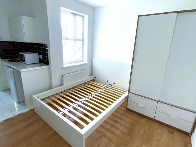 Studio to rent