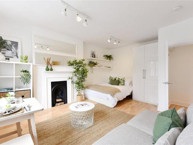 Studio to rent