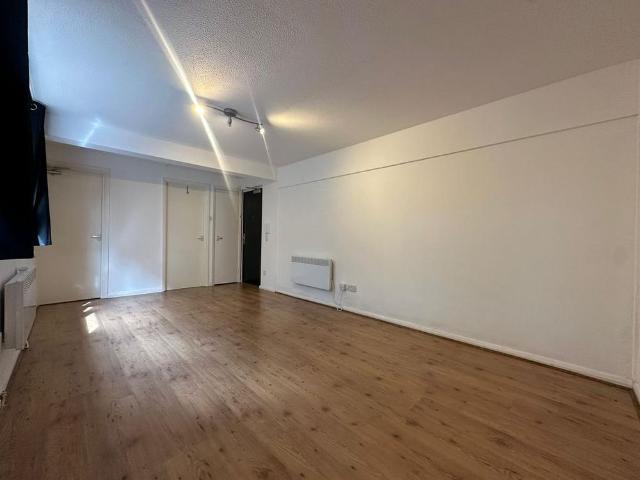 Studio to rent