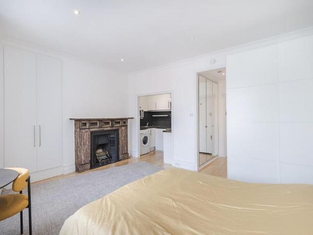 Studio to rent