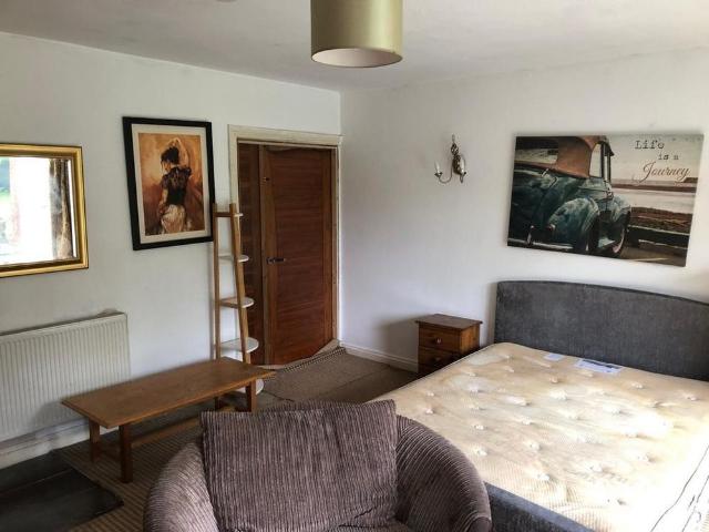 Studio to rent