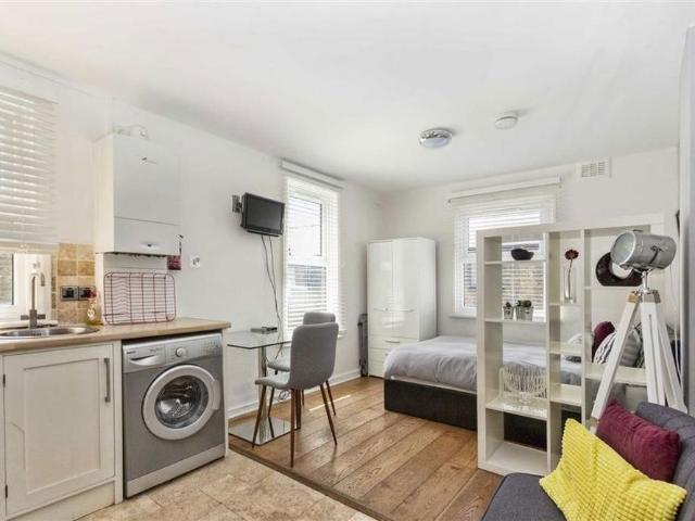 Studio to rent