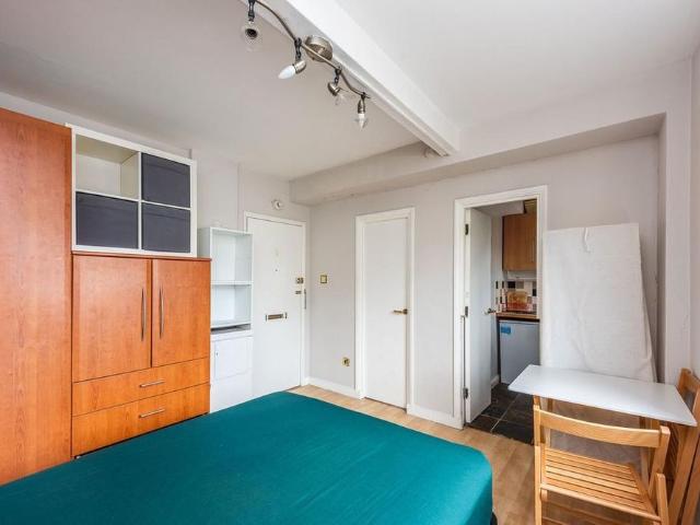 Studio to rent