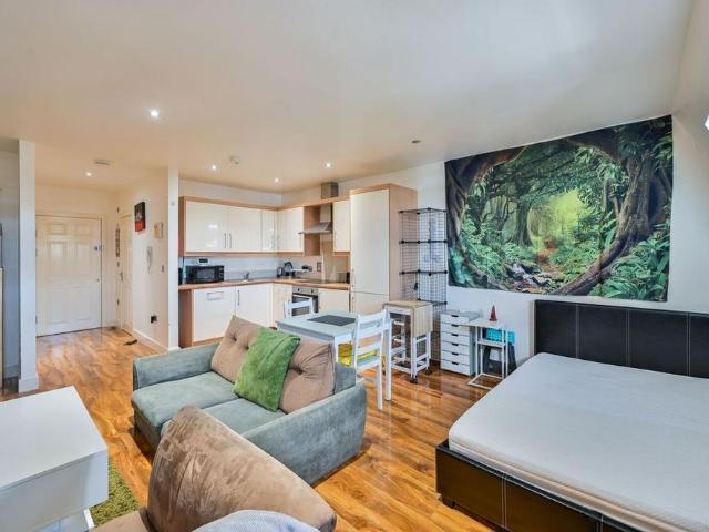 Studio to rent