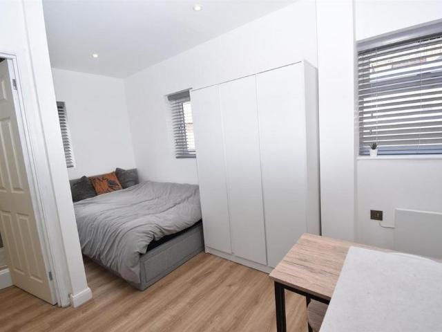Studio to rent