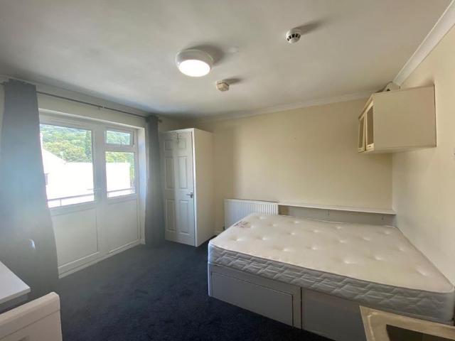 Studio to rent