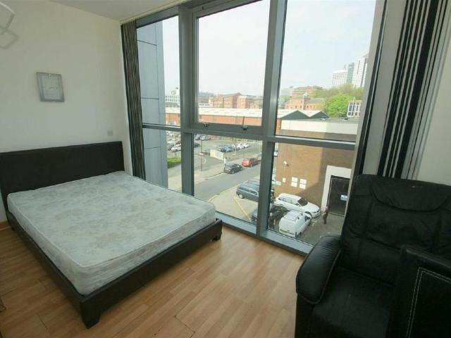 Studio to rent