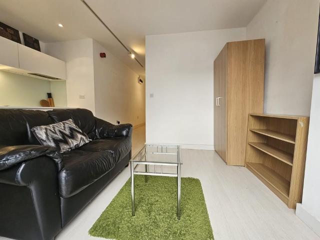 Studio to rent
