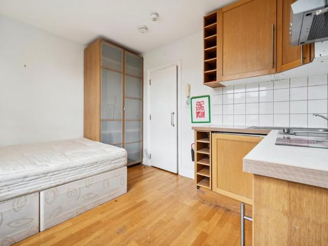 Studio to rent