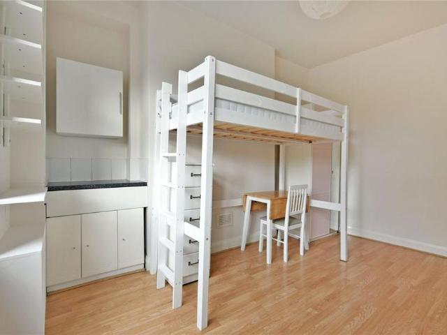 Studio to rent