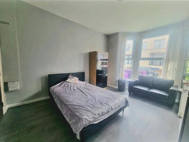 Studio to rent