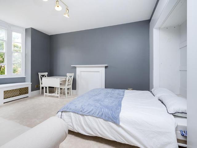 Studio to rent