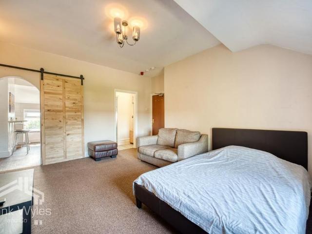 Studio to rent