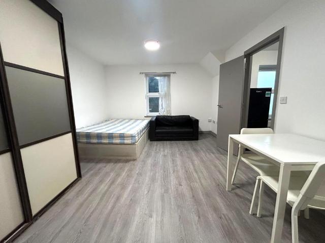 Studio to rent