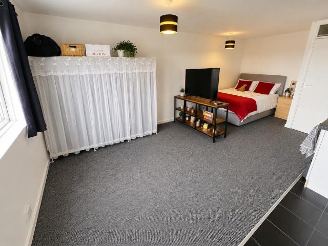 Studio to rent