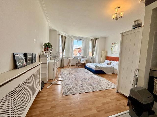 Studio to rent
