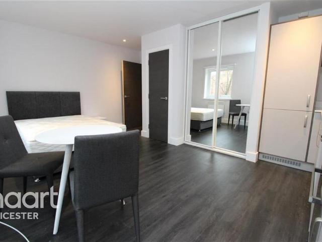 Studio to rent