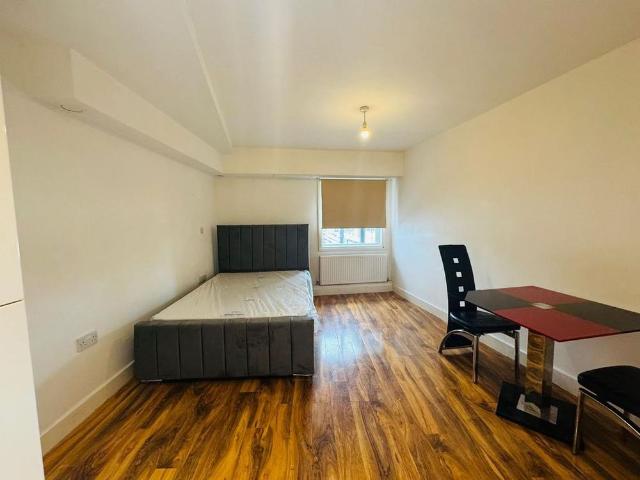 Studio to rent