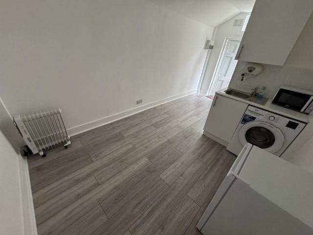Studio to rent