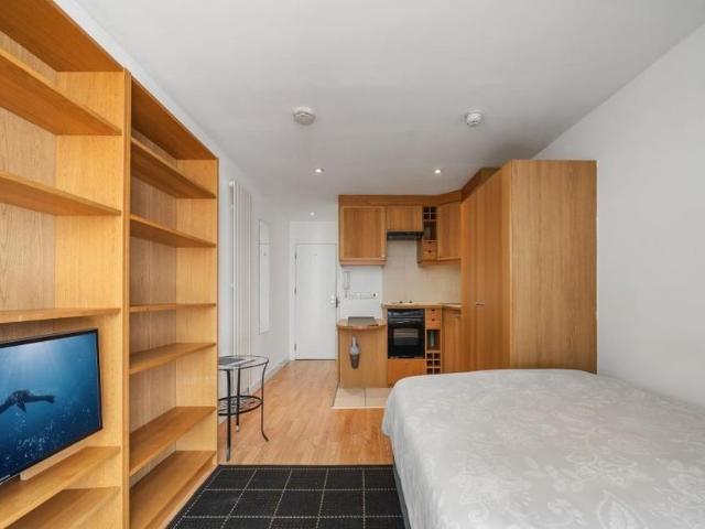 Studio to rent