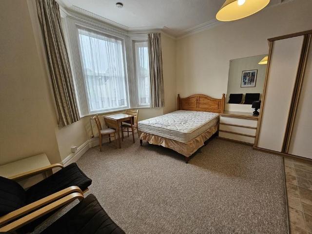 Studio to rent