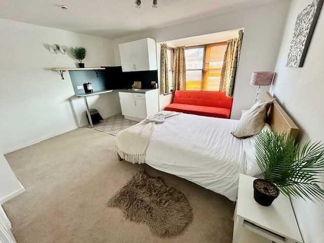 Studio to rent
