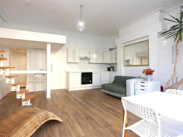 Studio to rent