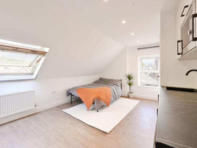 Studio to rent