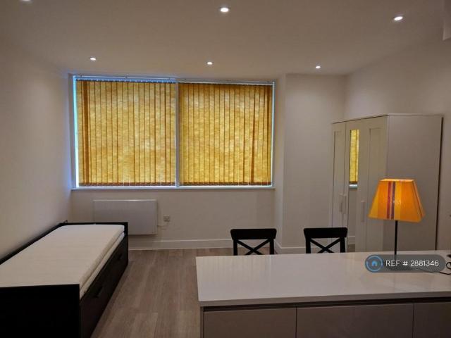 Studio to rent