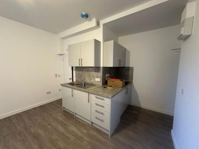Studio to rent