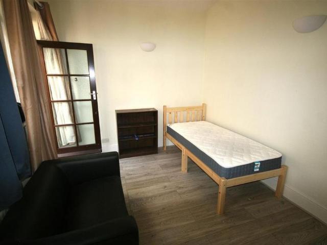 Studio to rent