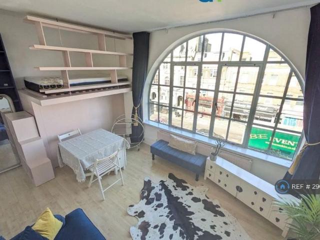 Studio to rent