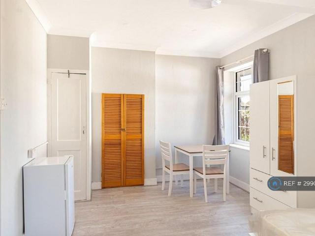 Studio to rent