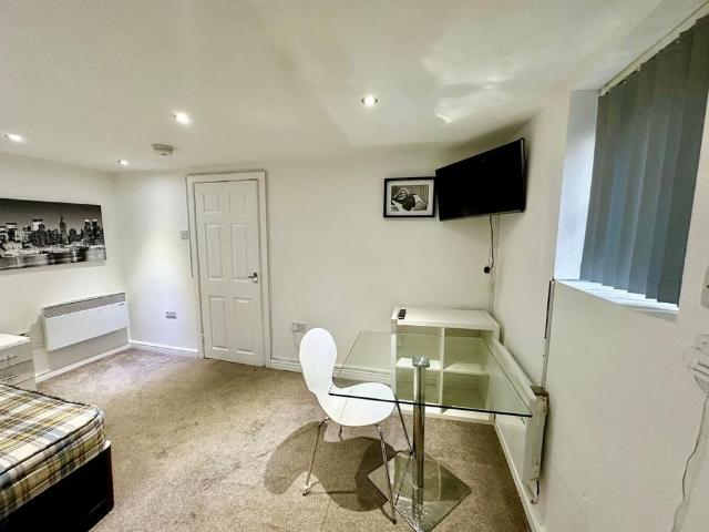 Studio to rent